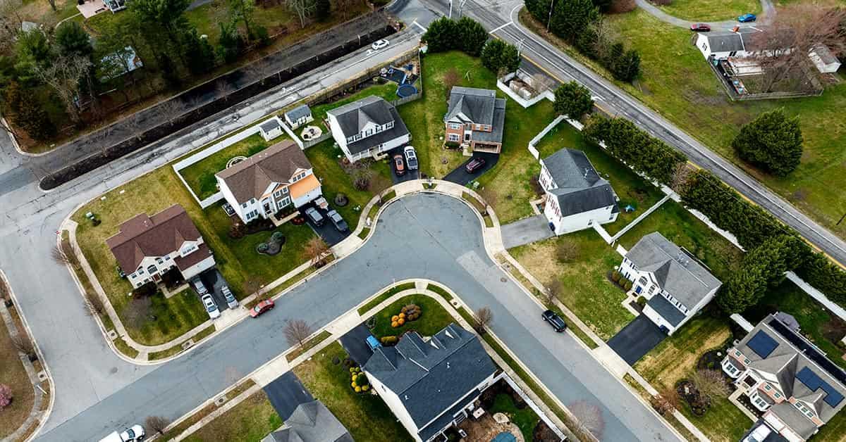 Americans Expect Home Prices to Rise, See Market as Poor