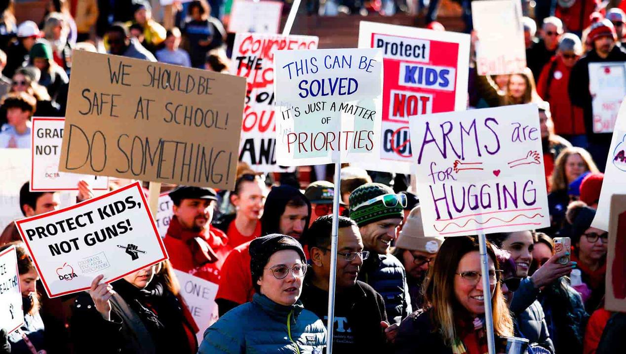 Majority in U.S. Continues to Favor Stricter Gun Laws